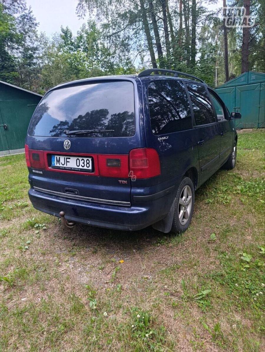 Blue Volkswagen Sharan 2004 in Vilnius, with an engine capacity of 1.90 L and mileage of 268 thousand km for 1750 €, photo 8 on AUTOMOTO.COM.LV