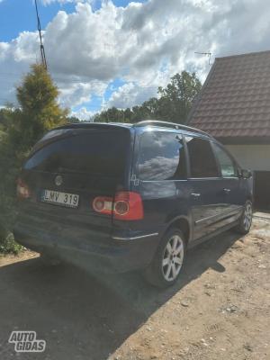 Zils Volkswagen Sharan 2004 Plungė, ar dzinēja tilpumu 2.00 L un nobraukumu 261 tūkst. km par 1650 €, foto 4 vietnē AUTOMOTO.COM.LV