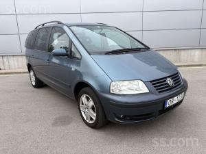 Zils Volkswagen Sharan 2004 Rīga, ar dzinēja tilpumu 1.80 L un nobraukumu 259 tūkst. km par 3650 €, foto  vietnē AUTOMOTO.COM.LV