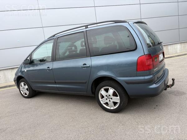 Zils Volkswagen Sharan 2004 Rīga, ar dzinēja tilpumu 1.80 L un nobraukumu 259 tūkst. km par 3650 €, foto 8 vietnē AUTOMOTO.COM.LV