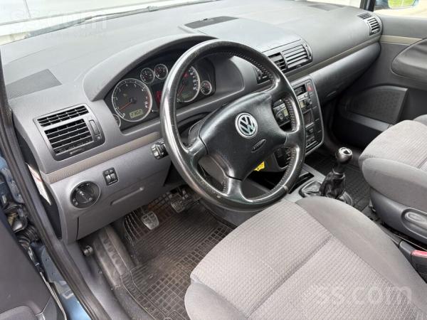 Zils Volkswagen Sharan 2004 Rīga, ar dzinēja tilpumu 1.80 L un nobraukumu 259 tūkst. km par 3650 €, foto 10 vietnē AUTOMOTO.COM.LV