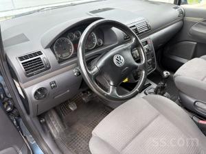 Zils Volkswagen Sharan 2004 Rīga, ar dzinēja tilpumu 1.80 L un nobraukumu 259 tūkst. km par 3650 €, foto 10 vietnē AUTOMOTO.COM.LV