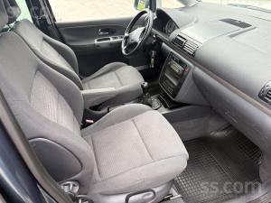Zils Volkswagen Sharan 2004 Rīga, ar dzinēja tilpumu 1.80 L un nobraukumu 259 tūkst. km par 3650 €, foto 11 vietnē AUTOMOTO.COM.LV