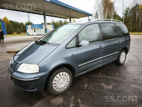 Zils Volkswagen Sharan 2005 Daugavpils, ar dzinēja tilpumu 1.90 L un nobraukumu 250 tūkst. km par 2600 €, foto 4 vietnē AUTOMOTO.COM.LV