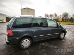 Blue Volkswagen Sharan 2005 in Daugavpils, with an engine capacity of 1.90 L and mileage of 250 thousand km for 2600 €, photo 9 on AUTOMOTO.COM.LV