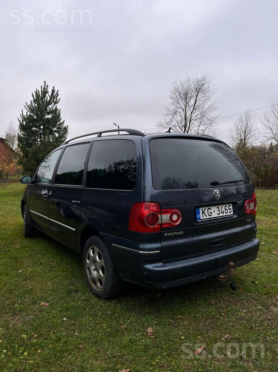 Zils Volkswagen Sharan 2005 Rīga, ar dzinēja tilpumu 1.90 L un nobraukumu 436 tūkst. km par 2800 €, foto 2 vietnē AUTOMOTO.COM.LV