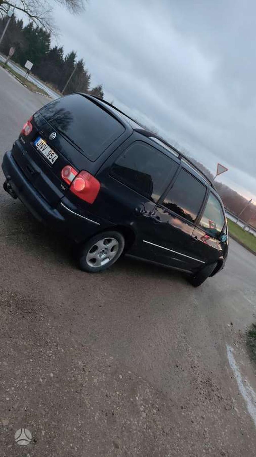 Zils Volkswagen Sharan 2005 Klaipėda, ar dzinēja tilpumu 1.90 L un nobraukumu 450 tūkst. km par 1150 €, foto 6 vietnē AUTOMOTO.COM.LV