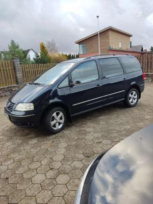 Blue Volkswagen Sharan 2005 in Vilnius, with an engine capacity of 2.80 L and mileage of 322 thousand km for 2400 €, photo 2 on AUTOMOTO.COM.LV