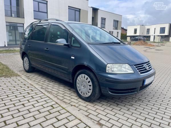 Blue Volkswagen Sharan 2005 in Vilnius, with an engine capacity of 1.90 L and mileage of 224 thousand km for 2500 €, photo 3 on AUTOMOTO.COM.LV