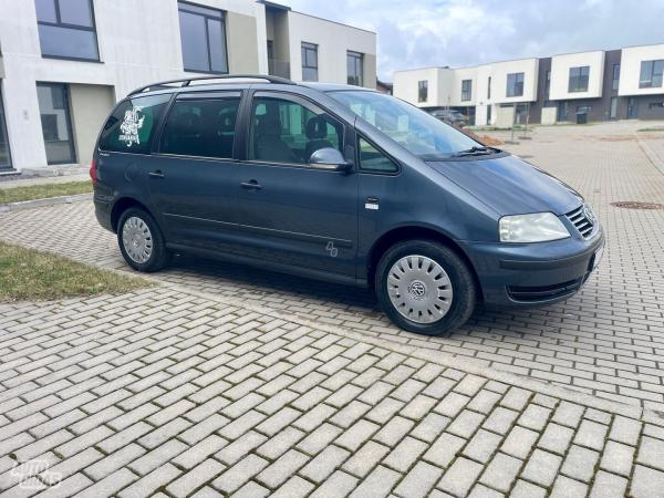Blue Volkswagen Sharan 2005 in Vilnius, with an engine capacity of 1.90 L and mileage of 224 thousand km for 2500 €, photo 8 on AUTOMOTO.COM.LV