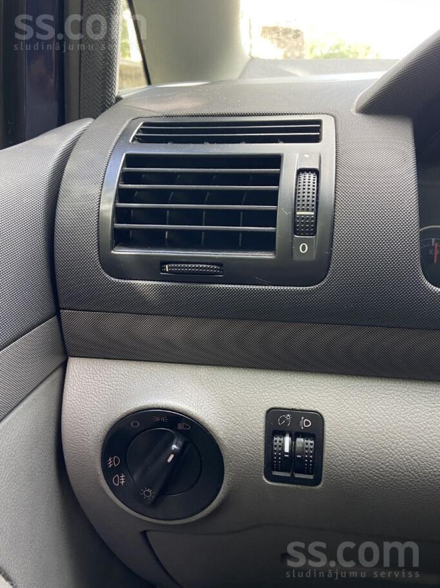 Zils Volkswagen Sharan 2005 Balvi, ar dzinēja tilpumu 1.90 L un nobraukumu 335 tūkst. km par 1399 €, foto 11 vietnē AUTOMOTO.COM.LV