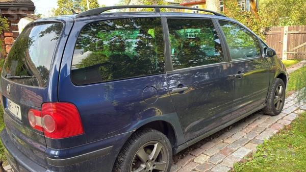 Zils Volkswagen Sharan 2005 Jūrmala, ar dzinēja tilpumu 1.90 L un nobraukumu 390 tūkst. km par 2000 €, foto 3 vietnē AUTOMOTO.COM.LV