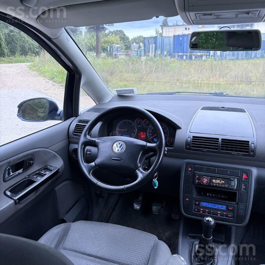 Zils Volkswagen Sharan 2005 Rīga, ar dzinēja tilpumu 1.90 L un nobraukumu 395 tūkst. km par 1500 €, foto 17 vietnē AUTOMOTO.COM.LV