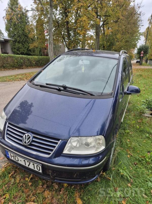 Zils Volkswagen Sharan 2005 Rīga, ar dzinēja tilpumu 1.90 L un nobraukumu 438 tūkst. km par 1000 €, foto 3 vietnē AUTOMOTO.COM.LV