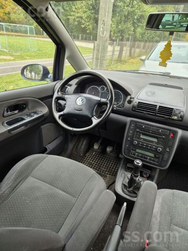 Zils Volkswagen Sharan 2005 Rīga, ar dzinēja tilpumu 1.90 L un nobraukumu 438 tūkst. km par 1000 €, foto 6 vietnē AUTOMOTO.COM.LV