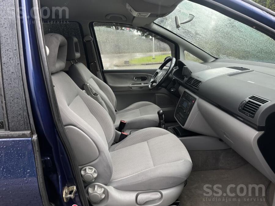 Zils Volkswagen Sharan 2006 Jelgava, ar dzinēja tilpumu 2.00 L un nobraukumu 290 tūkst. km par 3450 €, foto 9 vietnē AUTOMOTO.COM.LV