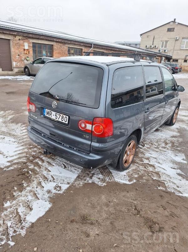 Zils Volkswagen Sharan 2006 Jelgava, ar dzinēja tilpumu 1.90 L un nobraukumu 300 tūkst. km par 2200 €, foto 5 vietnē AUTOMOTO.COM.LV