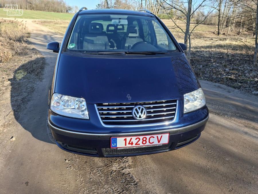 Blue Volkswagen Sharan 2006 in Birstonas, with an engine capacity of 2.00 L and mileage of 304 thousand km for 3300 €, photo 2 on AUTOMOTO.COM.LV