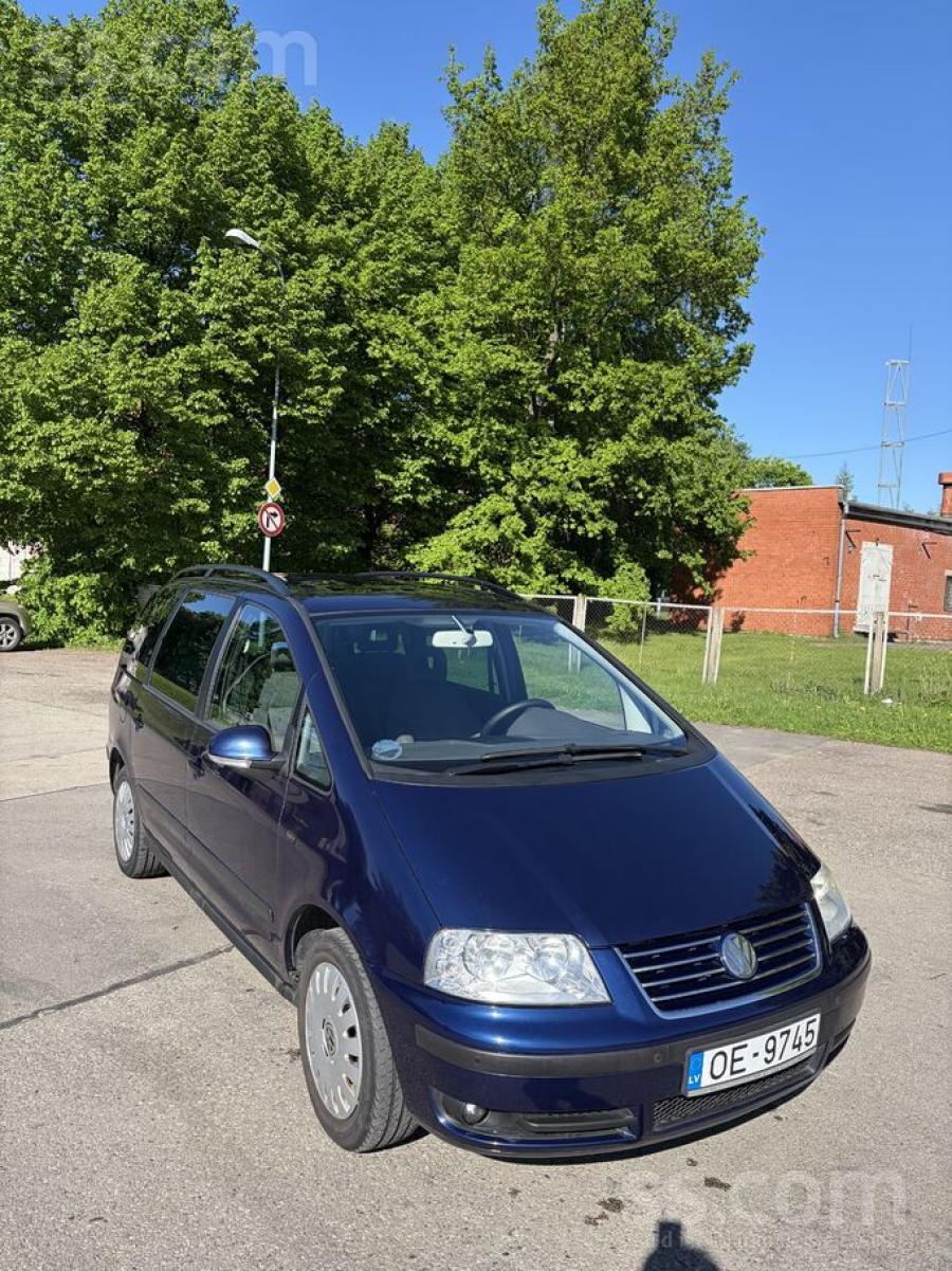 Zils Volkswagen Sharan 2006 Rīga, ar dzinēja tilpumu 2.00 L un nobraukumu 300 tūkst. km par 3600 €, foto 5 vietnē AUTOMOTO.COM.LV