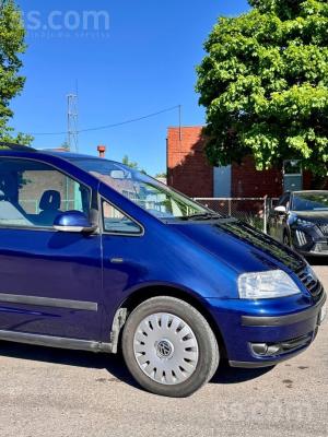 Zils Volkswagen Sharan 2006 Rīga, ar dzinēja tilpumu 2.00 L un nobraukumu 300 tūkst. km par 3600 €, foto 6 vietnē AUTOMOTO.COM.LV