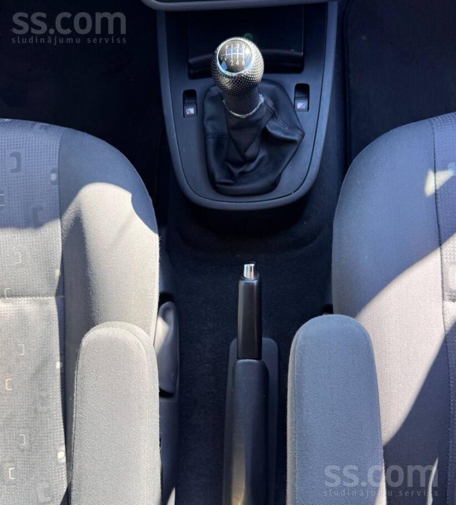 Zils Volkswagen Sharan 2006 Rīga, ar dzinēja tilpumu 2.00 L un nobraukumu 300 tūkst. km par 3600 €, foto 15 vietnē AUTOMOTO.COM.LV