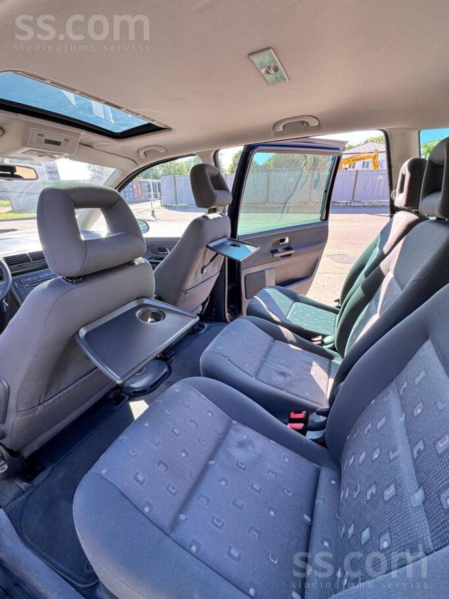 Zils Volkswagen Sharan 2006 Rīga, ar dzinēja tilpumu 2.00 L un nobraukumu 300 tūkst. km par 3600 €, foto 22 vietnē AUTOMOTO.COM.LV
