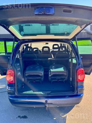 Zils Volkswagen Sharan 2006 Rīga, ar dzinēja tilpumu 2.00 L un nobraukumu 300 tūkst. km par 3600 €, foto 26 vietnē AUTOMOTO.COM.LV