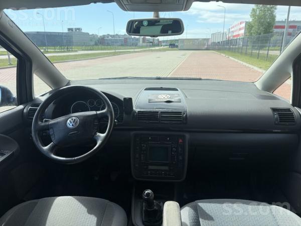 Zils Volkswagen Sharan 2006 Ventspils, ar dzinēja tilpumu 1.90 L un nobraukumu 373 tūkst. km par 1650 €, foto 6 vietnē AUTOMOTO.COM.LV