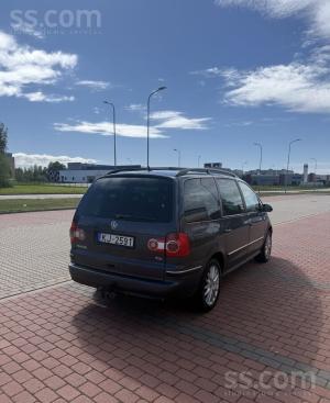 Zils Volkswagen Sharan 2006 Ventspils, ar dzinēja tilpumu 1.90 L un nobraukumu 373 tūkst. km par 1650 €, foto 4 vietnē AUTOMOTO.COM.LV
