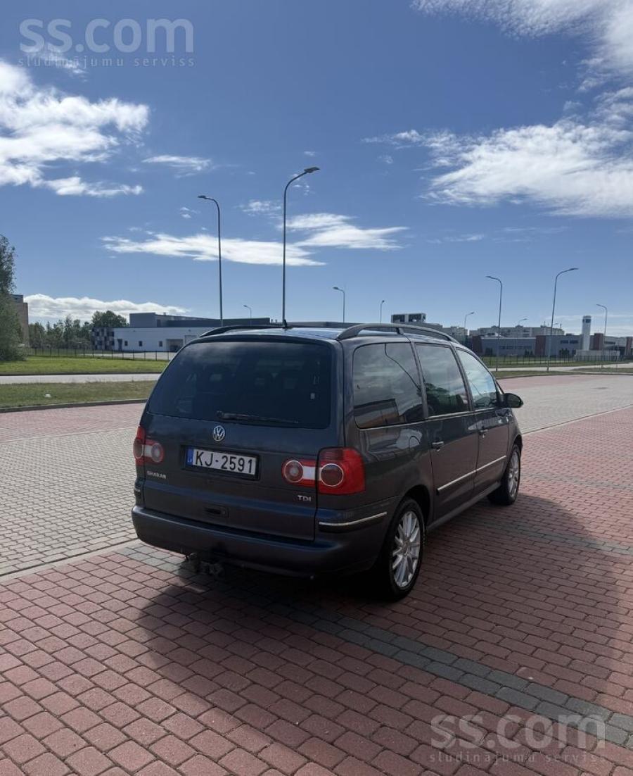 Zils Volkswagen Sharan 2006 Ventspils, ar dzinēja tilpumu 1.90 L un nobraukumu 373 tūkst. km par 1650 €, foto 4 vietnē AUTOMOTO.COM.LV