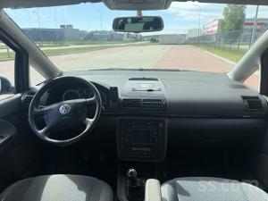 Zils Volkswagen Sharan 2006 Ventspils, ar dzinēja tilpumu 1.90 L un nobraukumu 373 tūkst. km par 1650 €, foto 7 vietnē AUTOMOTO.COM.LV