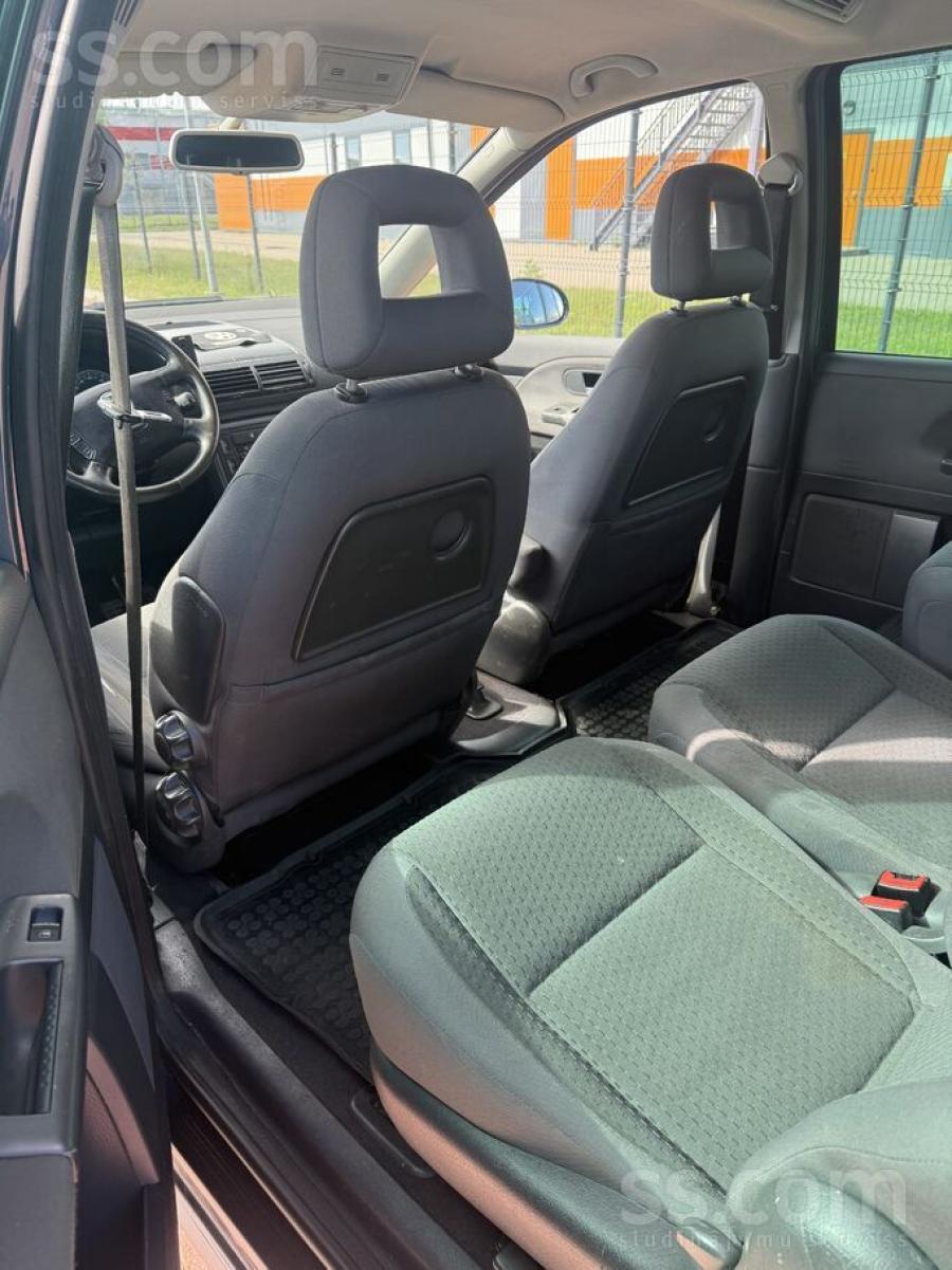 Zils Volkswagen Sharan 2006 Ventspils, ar dzinēja tilpumu 1.90 L un nobraukumu 373 tūkst. km par 1650 €, foto 10 vietnē AUTOMOTO.COM.LV
