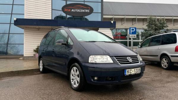 Blue Volkswagen Sharan 2006 in Riga, with an engine capacity of 2.00 L and mileage of 306 thousand km for 2499 €, photo 3 on AUTOMOTO.COM.LV