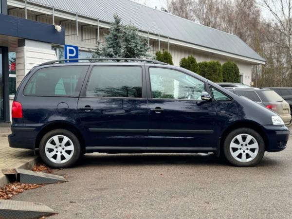 Blue Volkswagen Sharan 2006 in Riga, with an engine capacity of 2.00 L and mileage of 306 thousand km for 2499 €, photo 10 on AUTOMOTO.COM.LV