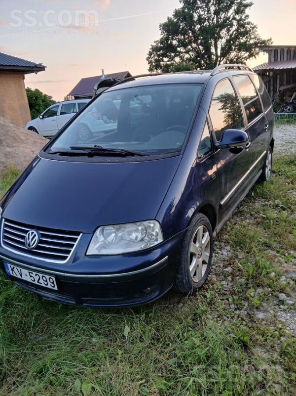 Zils Volkswagen Sharan 2006 Ogre, ar dzinēja tilpumu 1.90 L un nobraukumu 322 tūkst. km par 1350 €, foto 2 vietnē AUTOMOTO.COM.LV