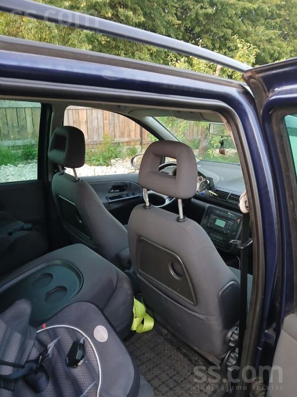 Zils Volkswagen Sharan 2006 Ogre, ar dzinēja tilpumu 1.90 L un nobraukumu 322 tūkst. km par 1350 €, foto 3 vietnē AUTOMOTO.COM.LV