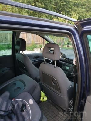 Zils Volkswagen Sharan 2006 Ogre, ar dzinēja tilpumu 1.90 L un nobraukumu 322 tūkst. km par 1350 €, foto 4 vietnē AUTOMOTO.COM.LV