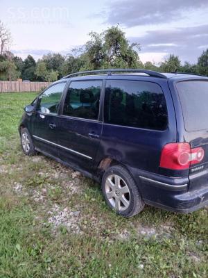 Zils Volkswagen Sharan 2006 Ogre, ar dzinēja tilpumu 1.90 L un nobraukumu 322 tūkst. km par 1350 €, foto 5 vietnē AUTOMOTO.COM.LV