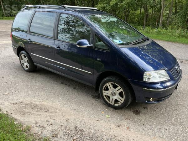 Blue Volkswagen Sharan 2006 in Kraslava, with an engine capacity of 1.90 L and mileage of 294 thousand km for 3500 €, photo 7 on AUTOMOTO.COM.LV