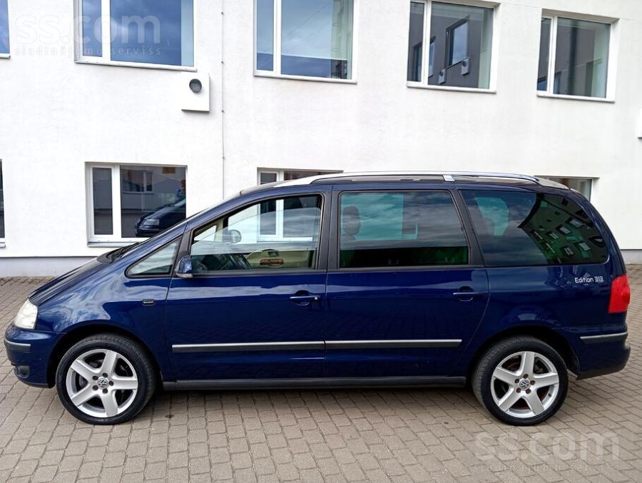 Blue Volkswagen Sharan 2007 in Balvi, with an engine capacity of 2.00 L and mileage of 281 thousand km for 3499 €, photo 2 on AUTOMOTO.COM.LV