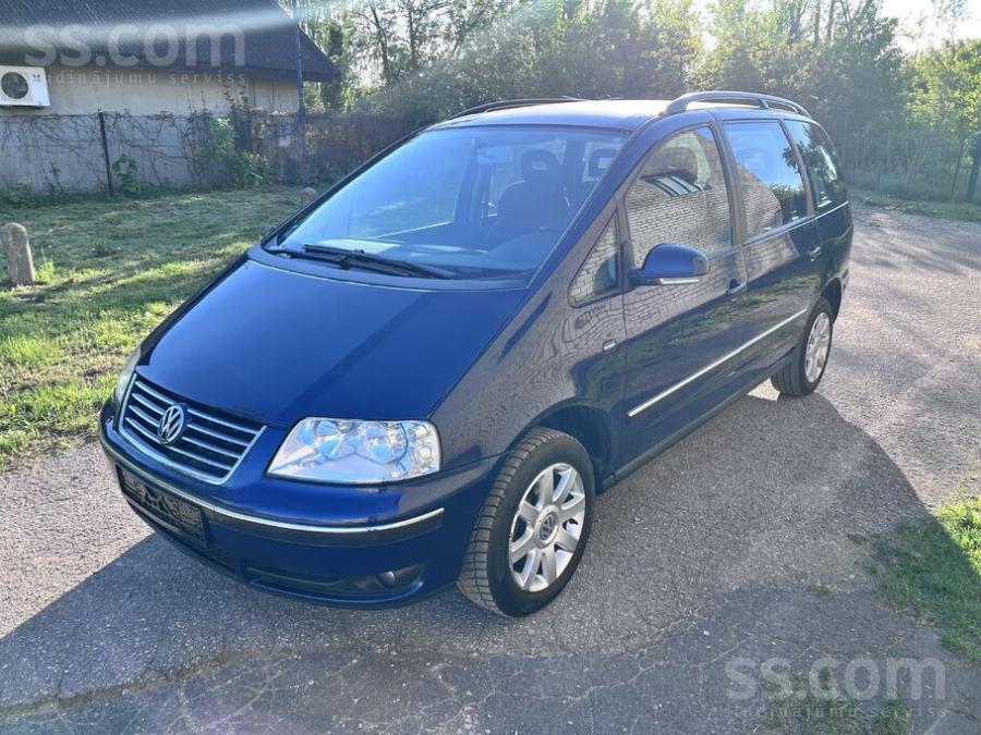 Zils Volkswagen Sharan 2007 Daugavpils, ar dzinēja tilpumu 2.00 L un nobraukumu 259 tūkst. km par 3399 €, foto 1 vietnē AUTOMOTO.COM.LV