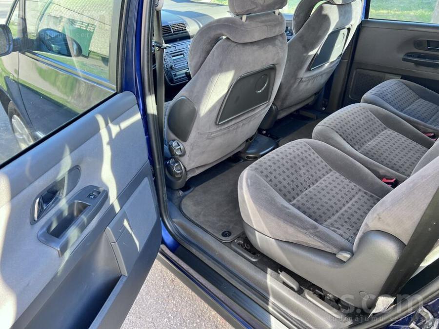 Zils Volkswagen Sharan 2007 Daugavpils, ar dzinēja tilpumu 2.00 L un nobraukumu 259 tūkst. km par 3399 €, foto 15 vietnē AUTOMOTO.COM.LV