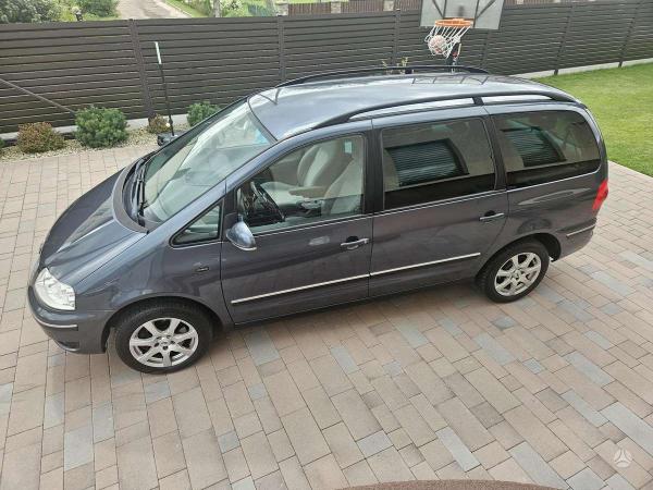 Blue Volkswagen Sharan 2007 in Klaipeda, with an engine capacity of 1.97 L and mileage of 351 thousand km for 2950 €, photo 6 on AUTOMOTO.COM.LV