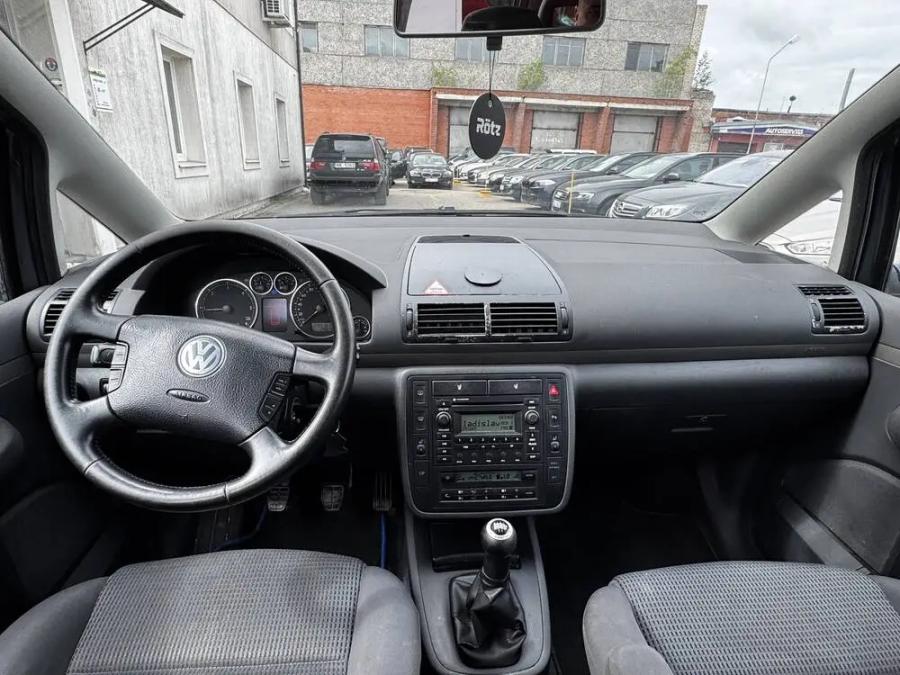 Blue Volkswagen Sharan 2007 in Daugavpils, with an engine capacity of 2.00 L and mileage of 0 thousand km for 4100 €, photo 10 on AUTOMOTO.COM.LV