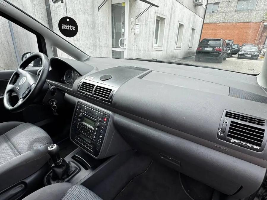 Blue Volkswagen Sharan 2007 in Daugavpils, with an engine capacity of 2.00 L and mileage of 0 thousand km for 4100 €, photo 11 on AUTOMOTO.COM.LV