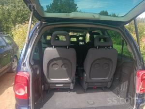Blue Volkswagen Sharan 2007 in Liepaja, with an engine capacity of 2.00 L and mileage of 290 thousand km for 2000 €, photo 5 on AUTOMOTO.COM.LV
