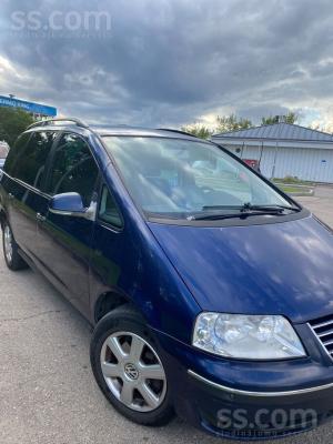 Zils Volkswagen Sharan 2008 Rīga, ar dzinēja tilpumu 2.00 L un nobraukumu 415 tūkst. km par 3100 €, foto 3 vietnē AUTOMOTO.COM.LV