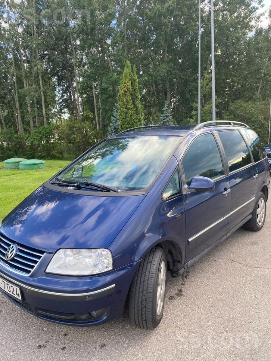 Zils Volkswagen Sharan 2008 Rīga, ar dzinēja tilpumu 2.00 L un nobraukumu 415 tūkst. km par 3100 €, foto 4 vietnē AUTOMOTO.COM.LV