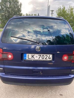 Zils Volkswagen Sharan 2008 Rīga, ar dzinēja tilpumu 2.00 L un nobraukumu 415 tūkst. km par 3100 €, foto 6 vietnē AUTOMOTO.COM.LV