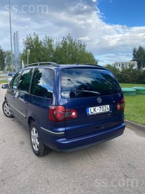 Zils Volkswagen Sharan 2008 Rīga, ar dzinēja tilpumu 2.00 L un nobraukumu 415 tūkst. km par 3100 €, foto 7 vietnē AUTOMOTO.COM.LV